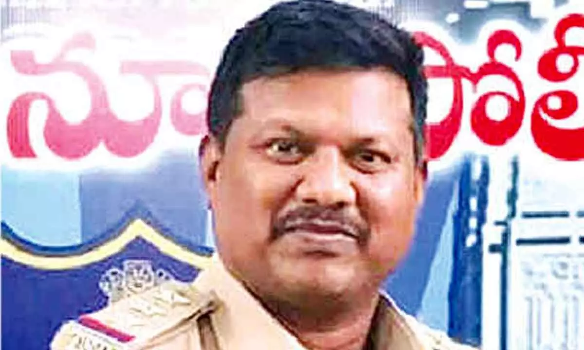 Inspector Charged with Molesting Minor Girl | Telangana Tribune