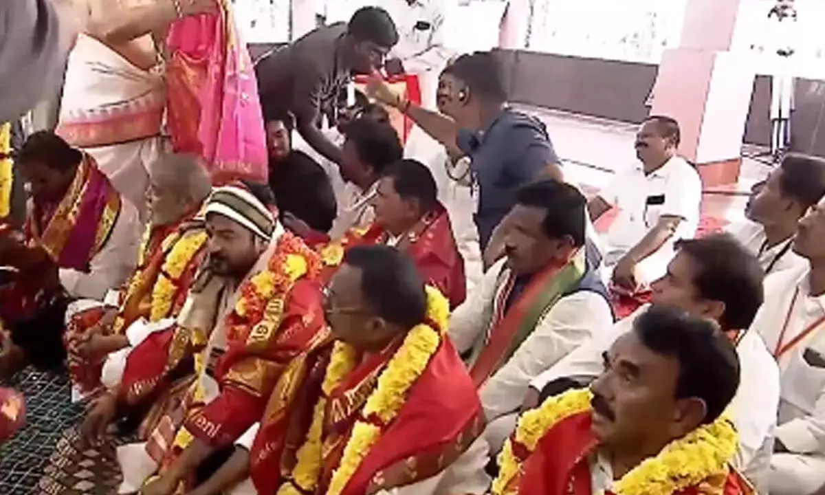 CM Revanth Reddy Visits Sri Venkateswara Swamy Temple in Wanaparthy ...