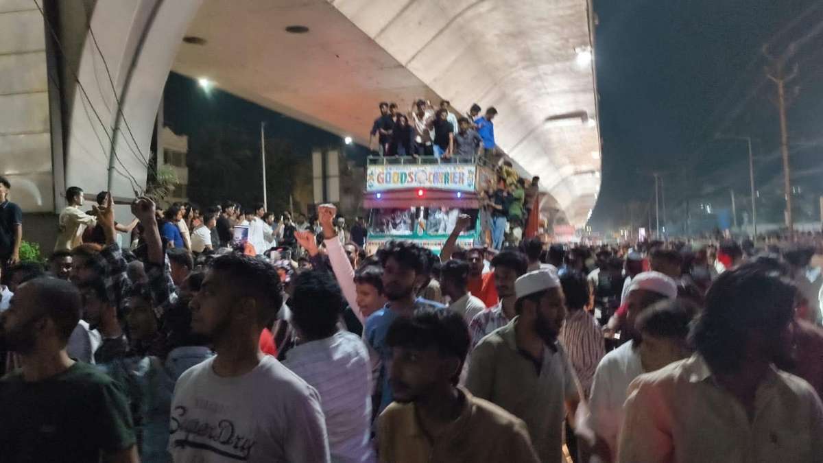 Tension at Mehdipatnam After Stone Pelting Over Suspected Cattle ...